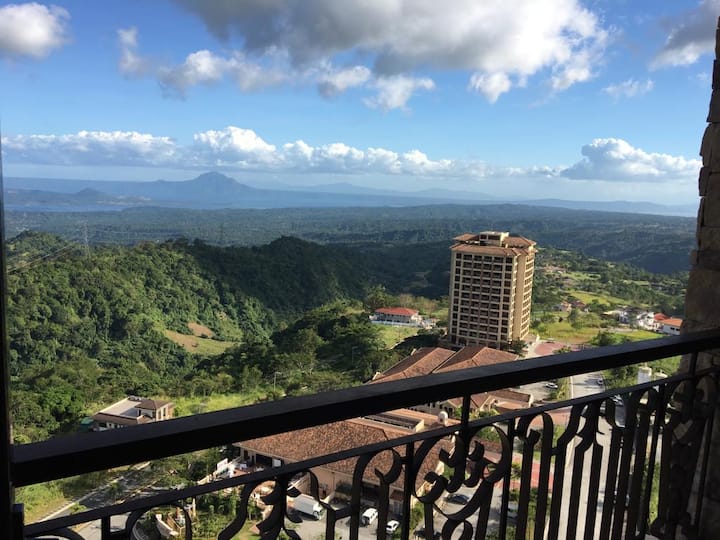 Maddie's Place In Splendido Taal Hotel, Tagaytay - Alfonso