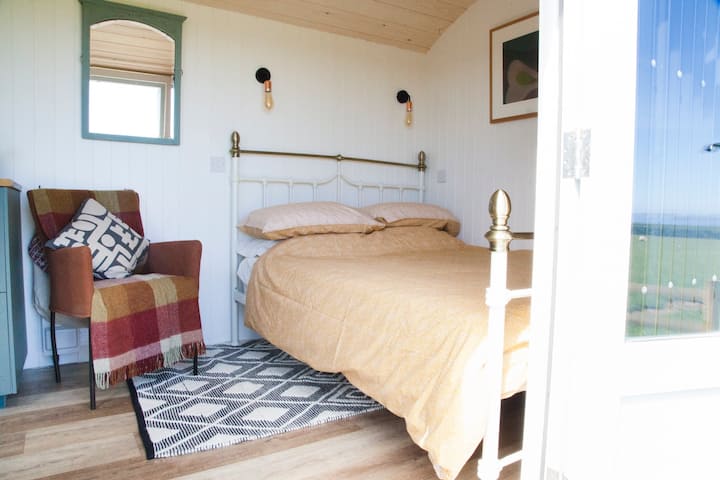 Cornish Shepherds Hut With Stunning Sea Views - Praa Sands