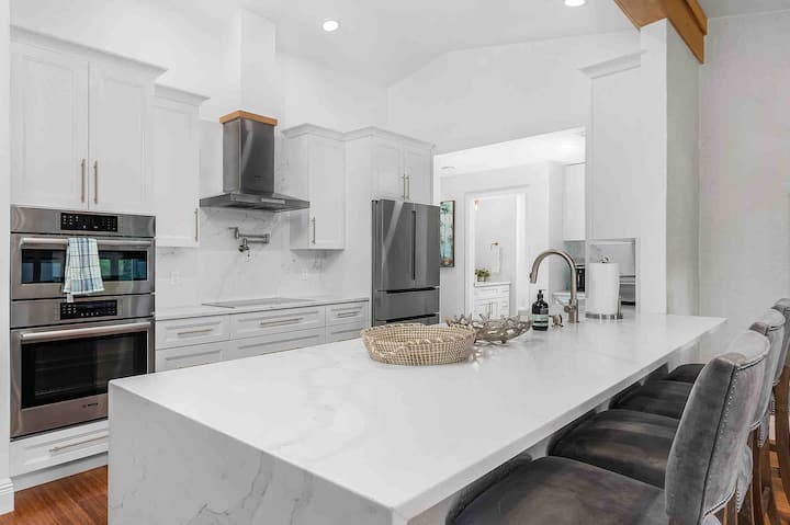 Exquisite Beach Haven-stunning 3 Bedroom Home - Bonita Springs, FL