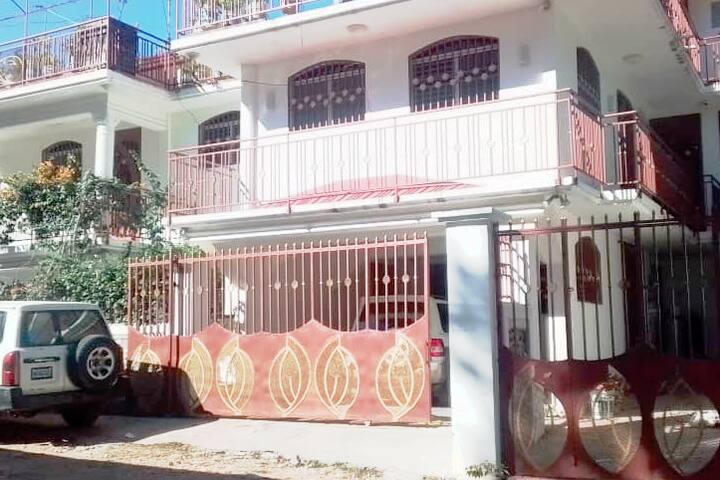 Acajoux. Jolie Appartement Zone Conviviale à Pacot - Puerto Príncipe