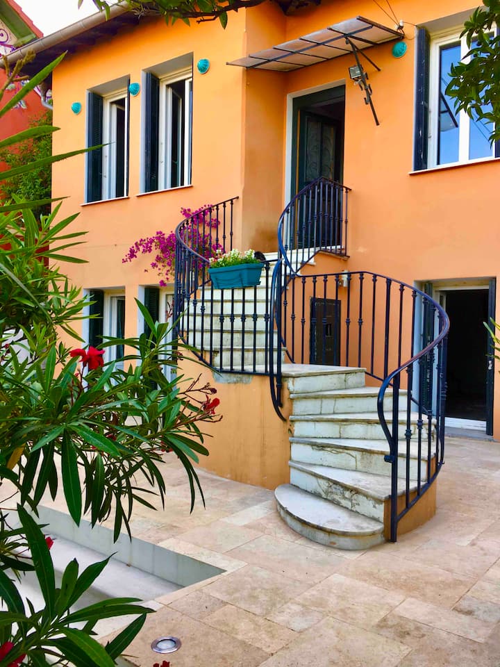 Maison Niçoise Avec Jardin Arboré à 4 Km De La Mer - Niza