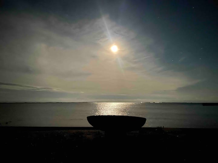Mid-century Beach House Near Bellport, Long Island - Patchogue, NY