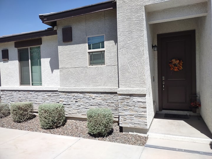 Entire Home, Clean, Use Of Master Suite + 2 Full B - Surprise, AZ