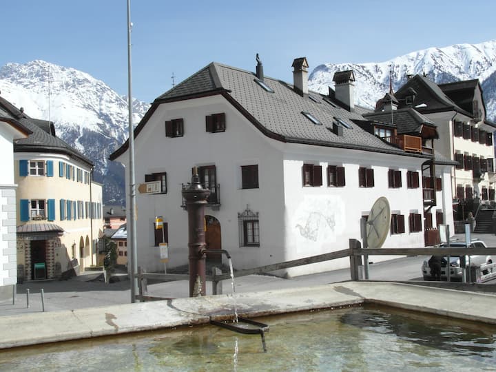 Helle 3 1/2 Zimmer Wohnung Plus Studio In Sent - Scuol