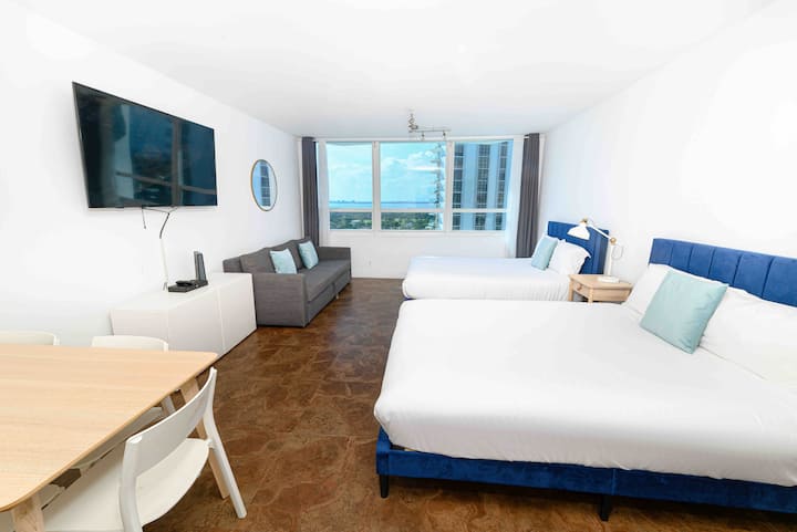 Beautiful Bayviews~oceanfront Resort~valet Parking - Miami Beach, FL