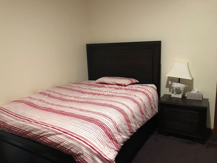 Big Room Near Airport & Train Station- Single Only - Australia