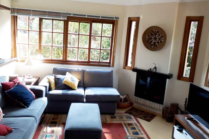 Lindo Apê Central Com Bosque - 2 Quartos/4 Pessoas - Gramado