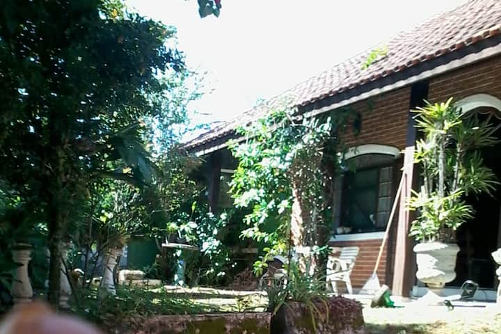 Casa Em Peruibe A Uma Quadra Da Praia Alugo - Peruíbe