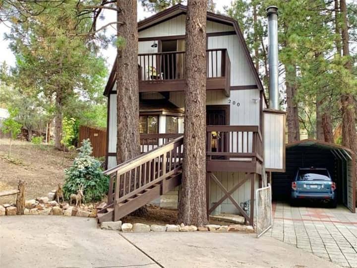 Cozy Cabin With Hot Tub - Big Bear, CA