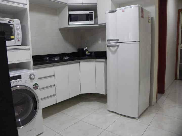 Kitnet Há 750mt Da Praia. - Vila Velha
