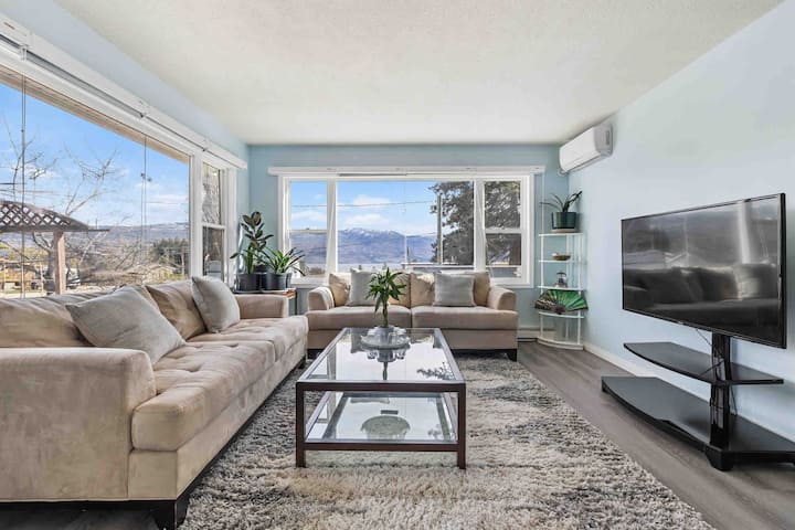 Licensed/beautiful Garden 4b2b Suite - West Kelowna