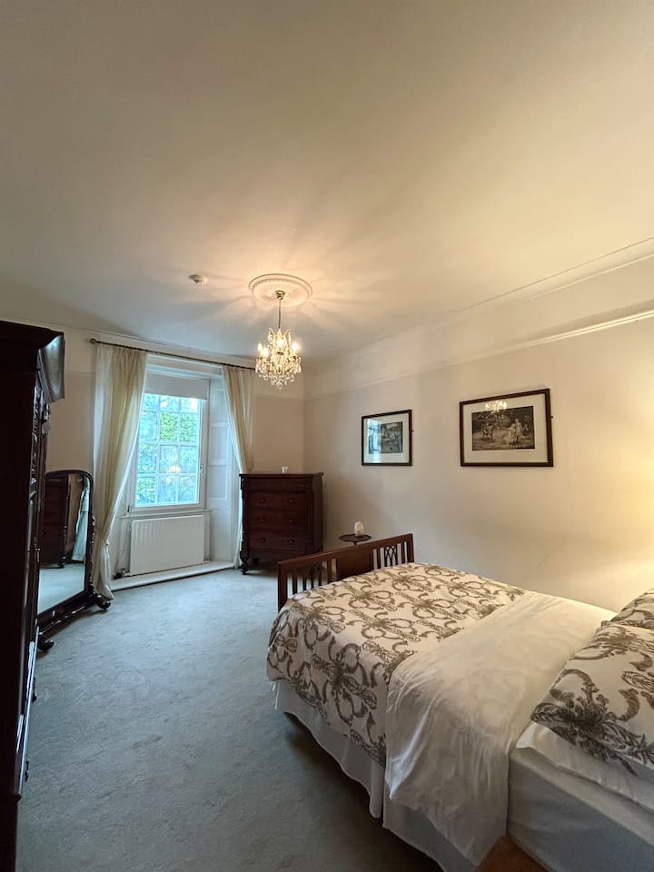 Large Private Room With Ensuite - Railway Hotel - Westport