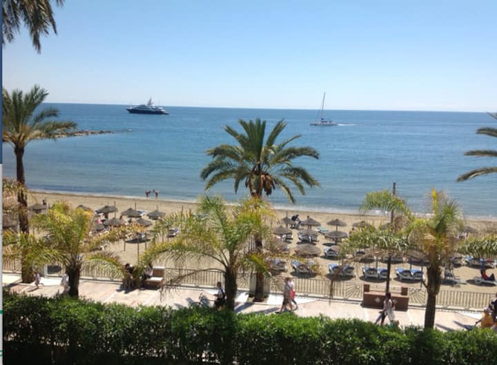 Beachfront Apartment In The Heart Of Marbella - Marbella