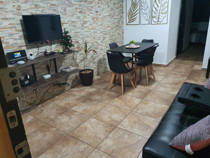 Estadio Gnp Y Palacio De Los Deportes, Aicm - Aéroport international de Mexico (MEX)