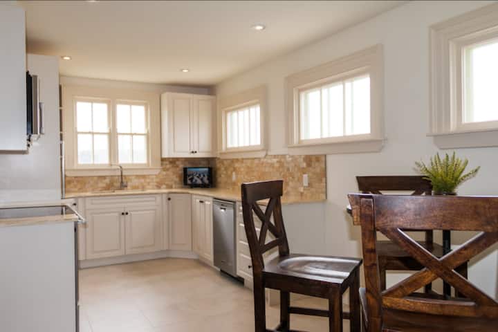 Ford Tavern · Oceanfront Heritage House W/ Deck - Bonavista