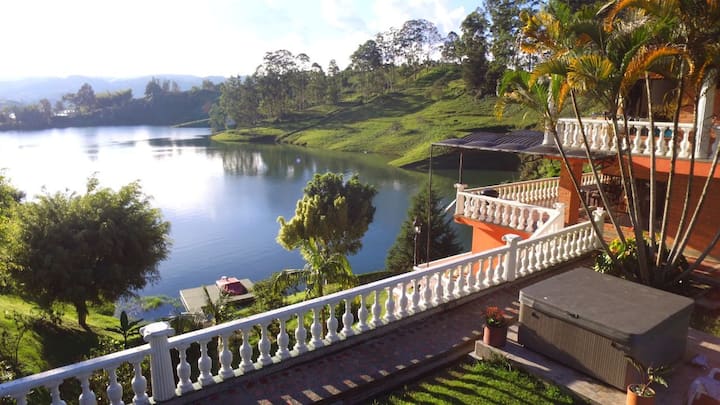 Finca La Romana Lake House In Guatapé - Guatapé