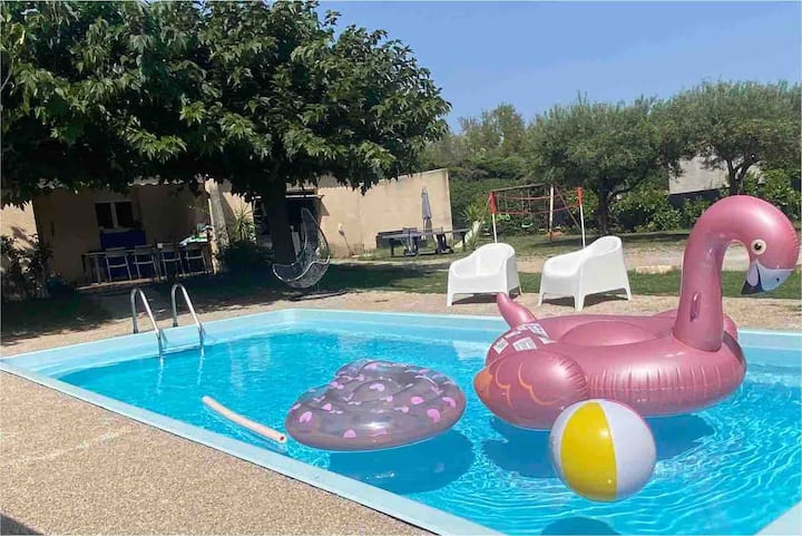 Superbe Villa Avec Piscine Et Spa -  10 Personnes - Saint-Gilles, France