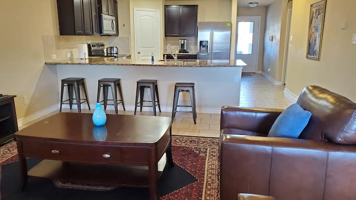 Large Home Near Lackland Afb (1) - San Antonio