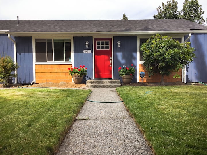 Tacoma Cutie - 3 Bed House - Emerald Queen Casino & Hotel