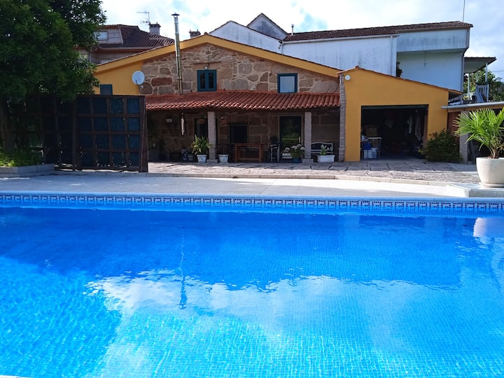 Casa Rústica, Barbacoa, Piscina Y Jardín Privado. - Tui