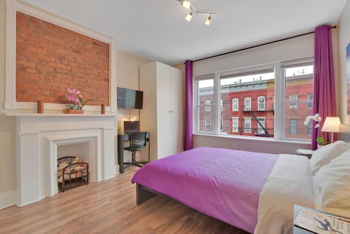 Striking Modern Luxury Appeal W/old World Charm - Secaucus, NJ