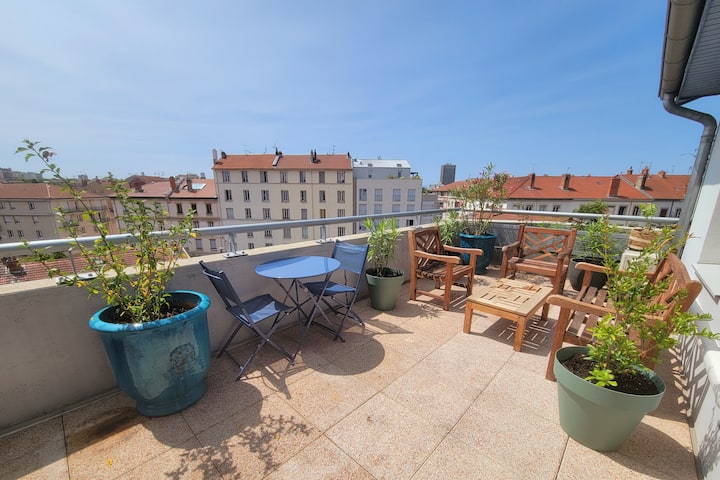 Studio Exceptionnel Avec Terrasse Proche Part-dieu - Lyon