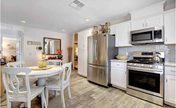 Walk-able Vegas Cottage-charm Near Lv Strip!