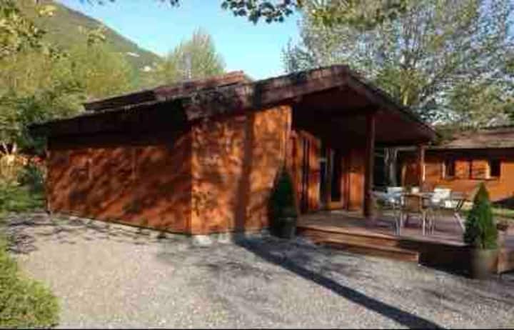 Chalet Au Bord Du Lac D’annecy. Patrick & Virginie - Lac d'Annecy