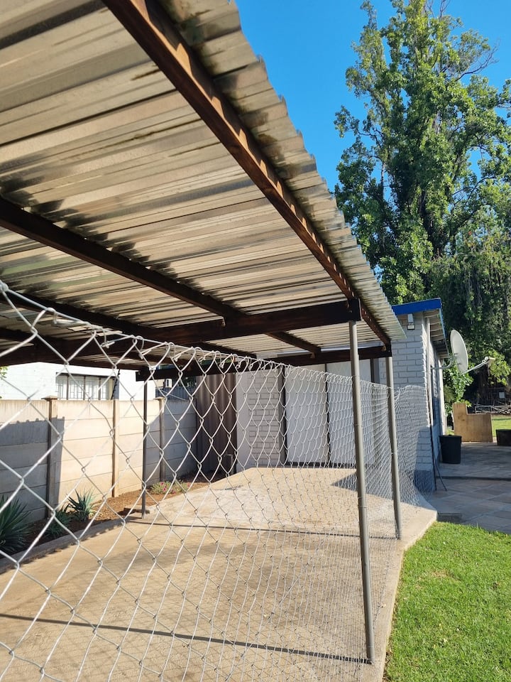 Clarkeson Stay - Kuruman