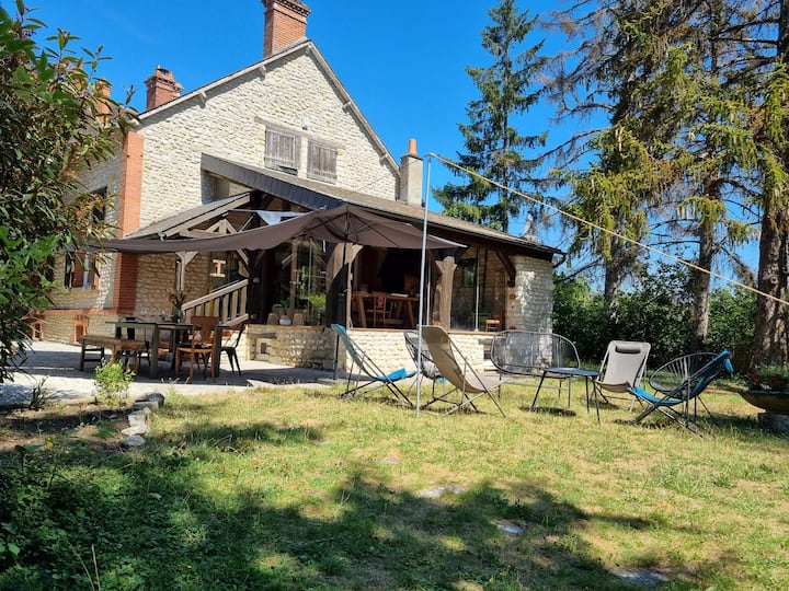 Maison De Campagne Chaleureuse Avec Grand Terrain - Pithiviers