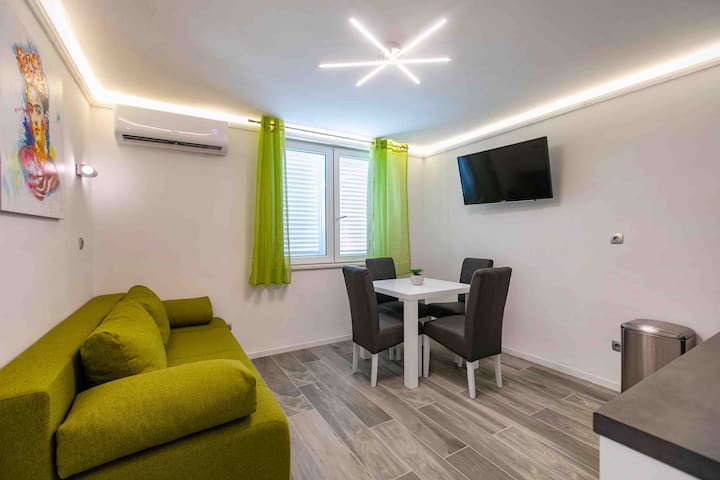 Centrale Apartment (2bedrom, Parking, City Centre) - Split