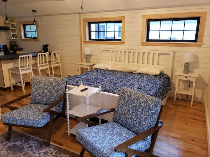 Four Corners Studio Guest House - Kennebunk, ME
