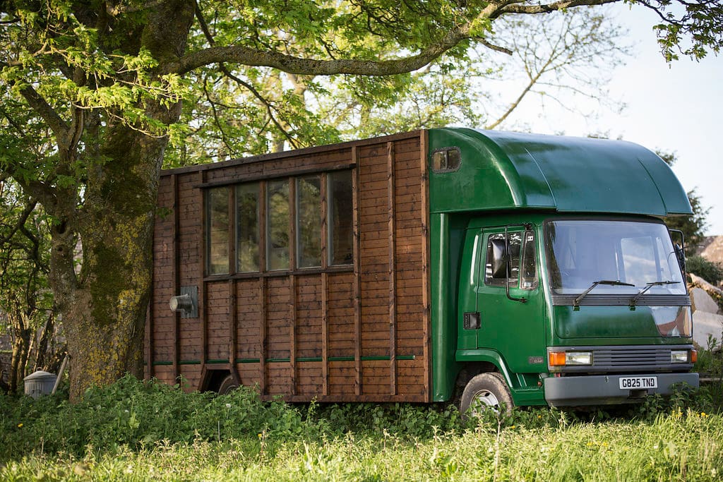 Stylishly converted horse lorry in the Cotswolds - Yurts for Rent in ...