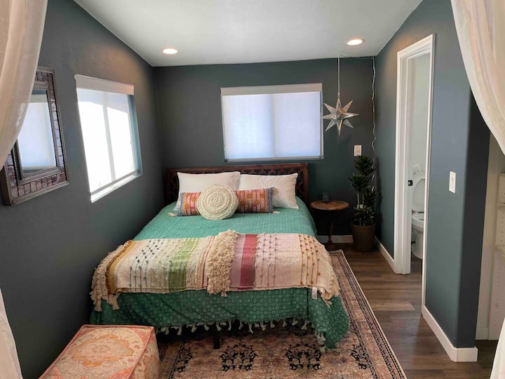 Granada - Adorable, Chic Studio Apt Biltmore Area - Phoenix, AZ