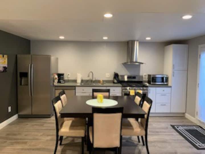 Sunshine Apt | Private & Modern | Prime Location - Sandy, UT