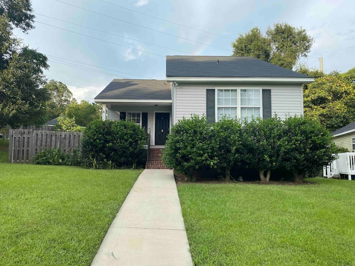 Renovated Kid And Pet Friendly 3 Bed/2 Bath Home - Columbia, SC