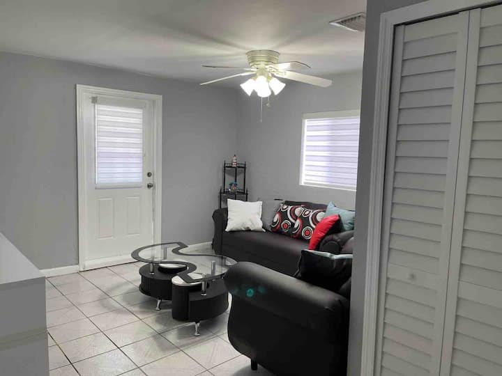 10 Min To The Beach And Fort Lauderdale Airport - Hollywood, FL