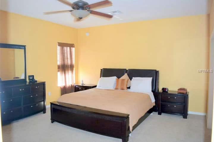 Affordable Luxury/mbr - Lakeland