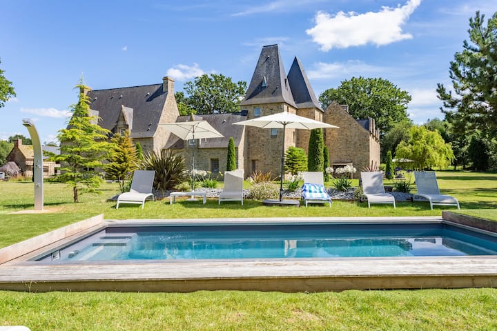 Domaine Privatisé 20 Pers Avec Piscine Chauffée - Combourg