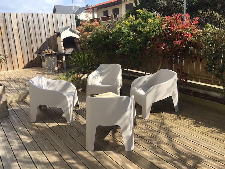 Maison Avec Belle Terrasse à 200m De L'océan - France