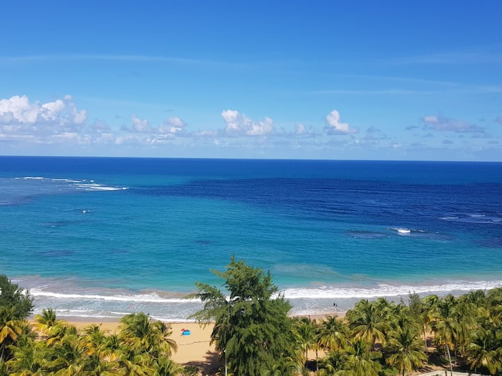 Apartamento 1-1, Vista Al Mar, Excelente Ubicación - Luquillo