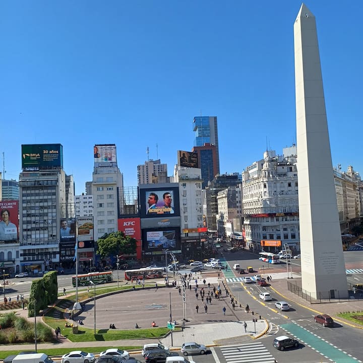 Ventanas Al Obelisco En Buenos Aires. - Buenos Aires