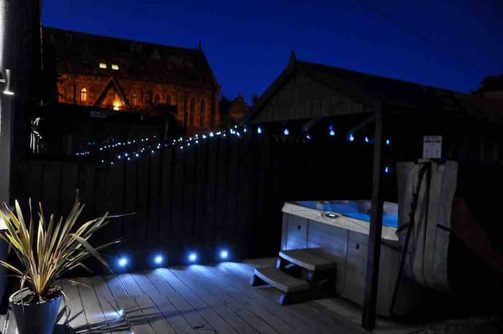 Hot Tub Apartment - Innerleithen