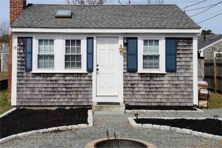 Adorable Tiny Home - Walk To Beach! - Dennis, MA