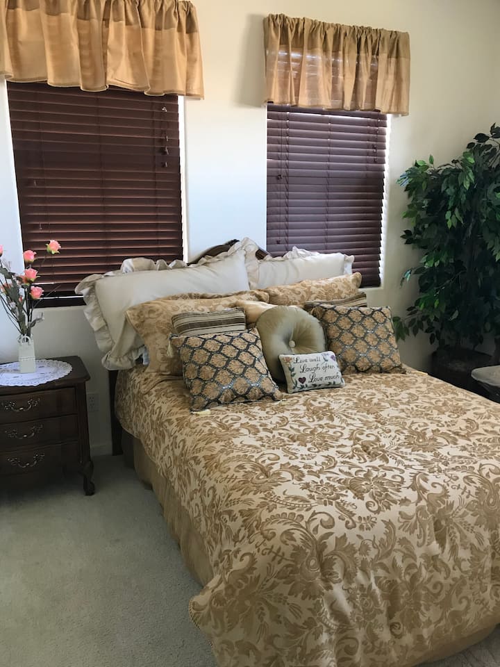 Antioch House With A View - Brentwood, CA