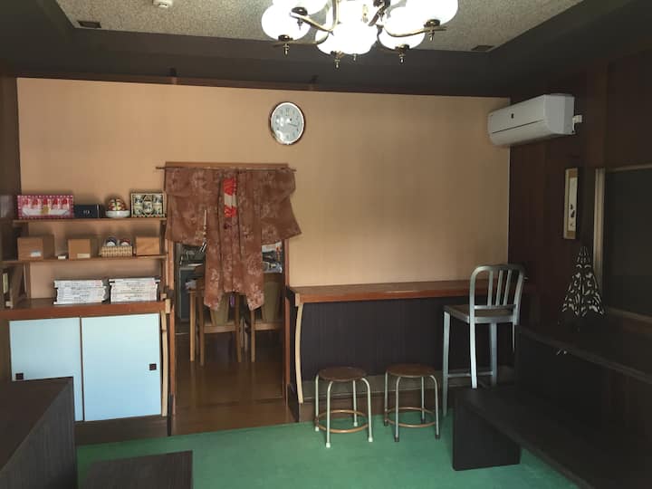 🌈🌈 Free Until 7 Years Old 7歳まで無料です! 海とめでたい電車が見える部屋 - Wakayama