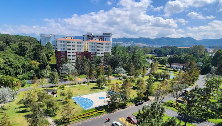 San Isidro Bird House - Guatemala City