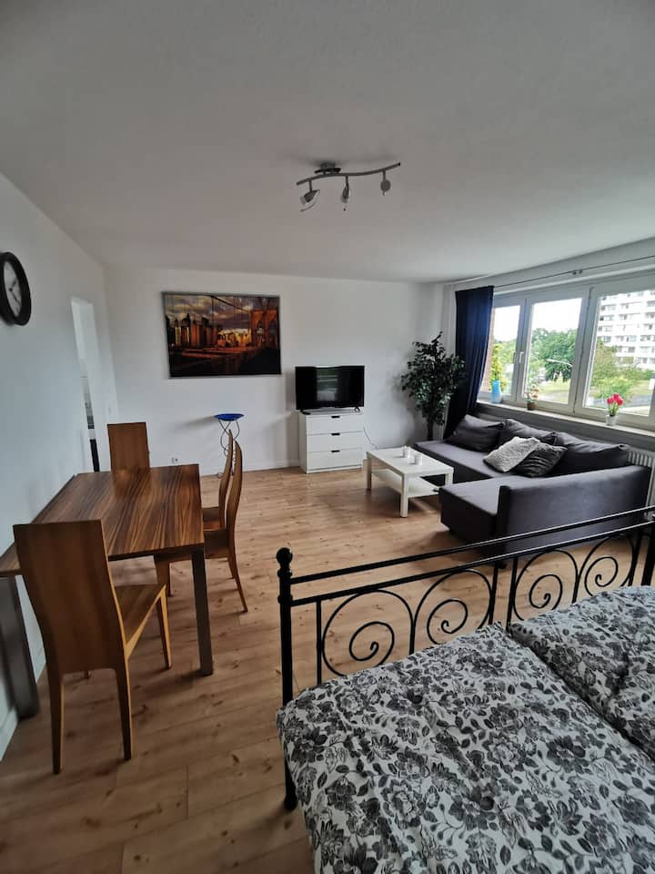 Modernes Apartment Mit Balkon In Norderstedt - Norderstedt