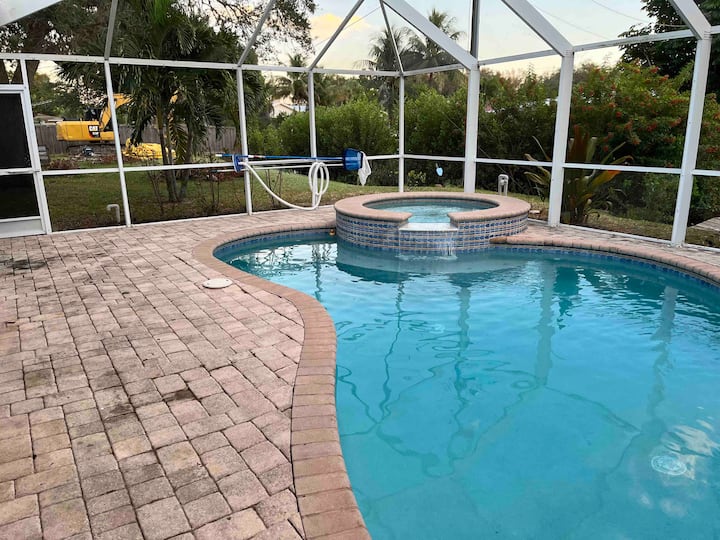 Whiskey Creek Getaway On Canal With Pool Home - Fort Myers, FL