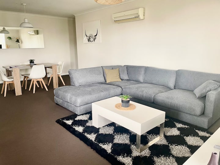 Wilsy: Modern Spacious Home - Broken Hill